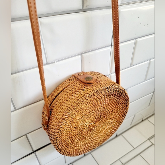 Bags | Nwot Ladies Small Round Circle Rattan Straw Shoulder Purse ...